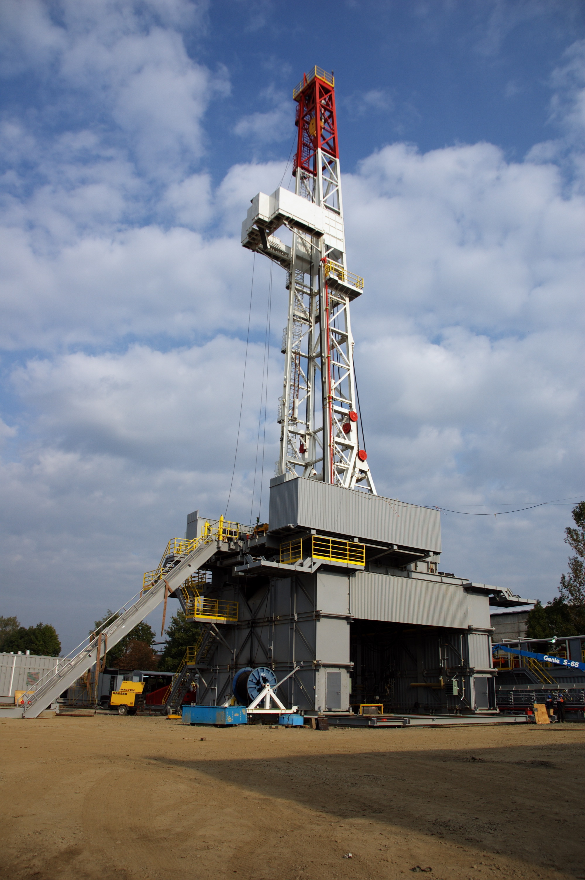 Land rigs #6 – Discovery Drilling Equipment